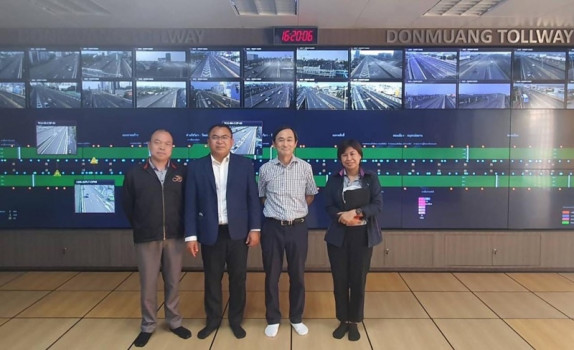 DMT welcomes visitors to the Operation Control Center (OCC) | Don Muang Tollway